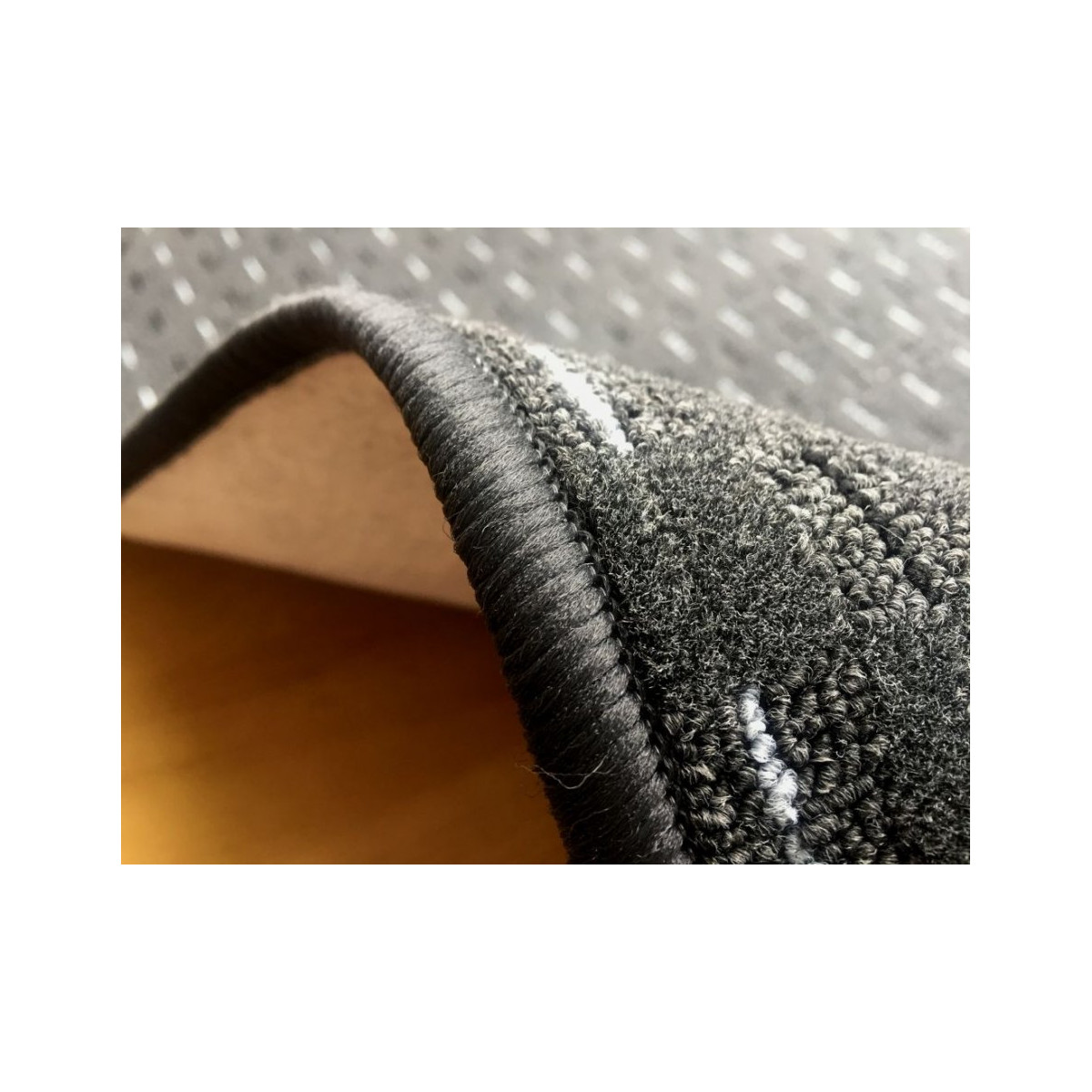 Metrážový koberec Valencia antracit